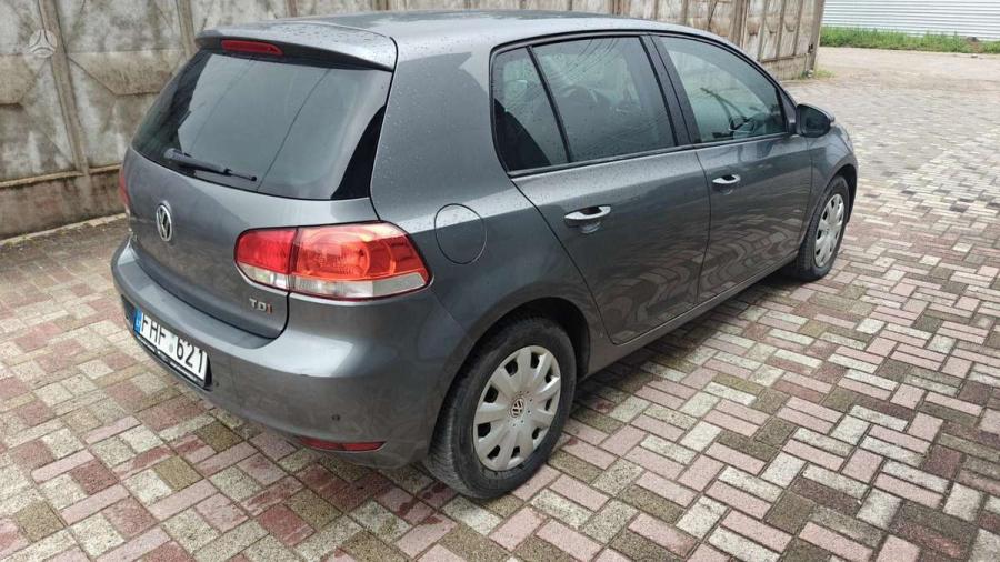 Grey Volkswagen Golf 2011 in Vilnius, with an engine capacity of 1.60 L and mileage of 225 thousand km for 2900 €, photo 5 on AUTOMOTO.COM.LV