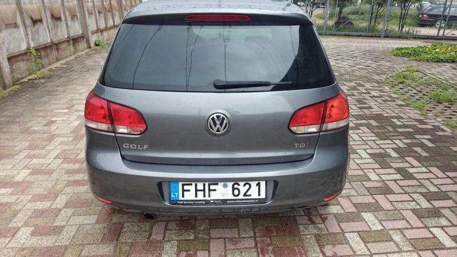 Grey Volkswagen Golf 2011 in Vilnius, with an engine capacity of 1.60 L and mileage of 225 thousand km for 2900 €, photo 7 on AUTOMOTO.COM.LV