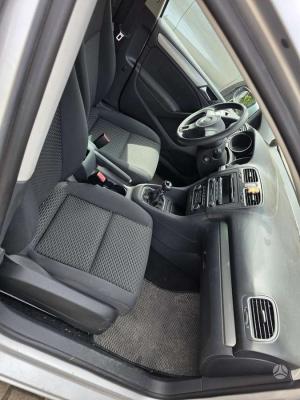 Grey Volkswagen Golf 2011 in Kedainiai, with an engine capacity of 1.60 L and mileage of 235 thousand km for 3700 €, photo  on AUTOMOTO.COM.LV