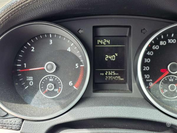 Pelēks Volkswagen Golf 2011 Kėdainiai, ar dzinēja tilpumu 1.60 L un nobraukumu 235 tūkst. km par 3700 €, foto 3 vietnē AUTOMOTO.COM.LV