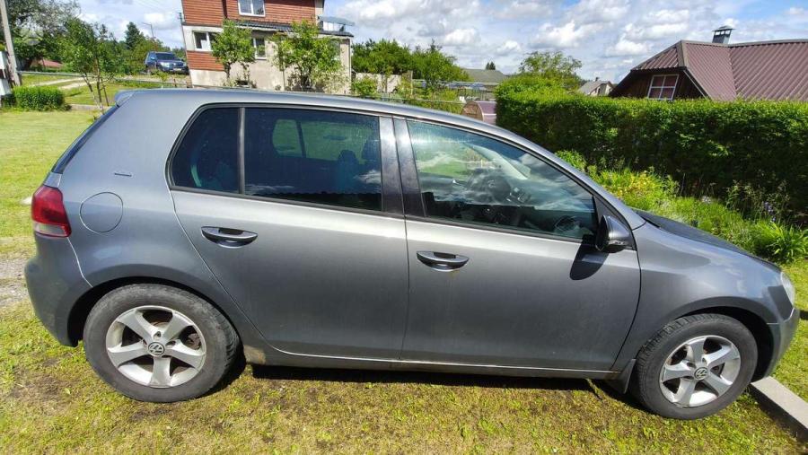 Grey Volkswagen Golf 2011 in Vilnius, with an engine capacity of 1.20 L and mileage of 217 thousand km for 2200 €, photo 5 on AUTOMOTO.COM.LV