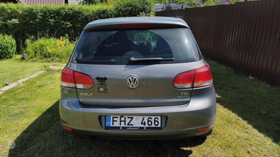 Grey Volkswagen Golf 2011 in Vilnius, with an engine capacity of 1.20 L and mileage of 217 thousand km for 2200 €, photo 6 on AUTOMOTO.COM.LV