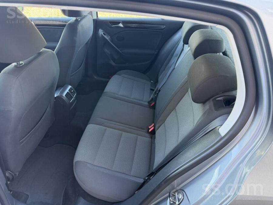 Pelēks Volkswagen Golf 2011 Rēzekne, ar dzinēja tilpumu 1.60 L un nobraukumu 0 tūkst. km par 4450 €, foto 13 vietnē AUTOMOTO.COM.LV