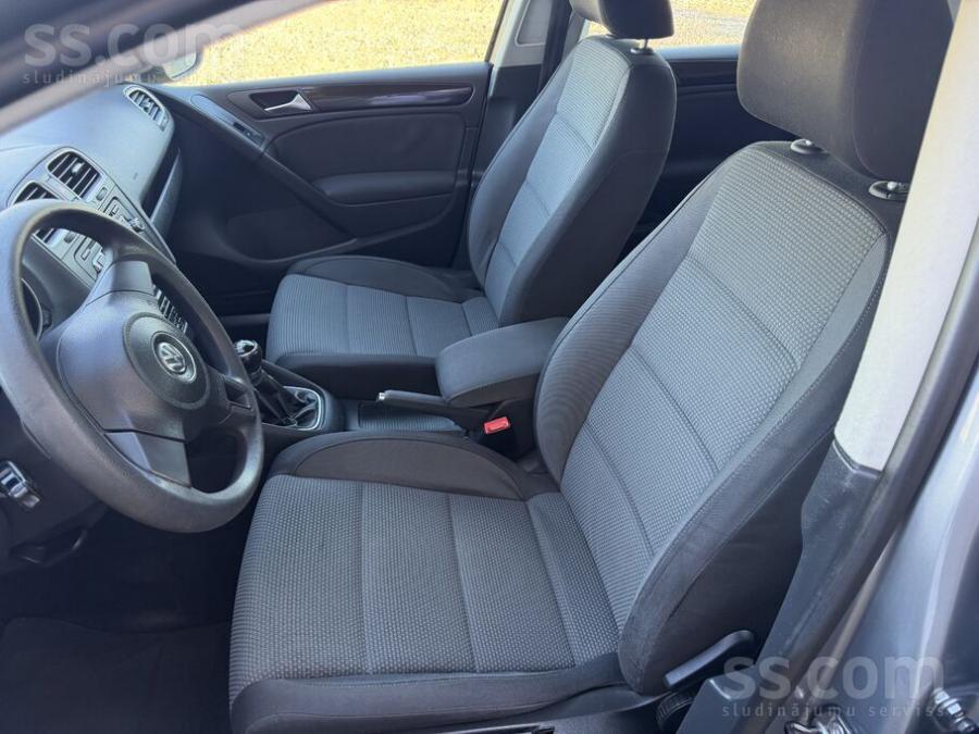 Pelēks Volkswagen Golf 2011 Rēzekne, ar dzinēja tilpumu 1.60 L un nobraukumu 0 tūkst. km par 4450 €, foto 16 vietnē AUTOMOTO.COM.LV
