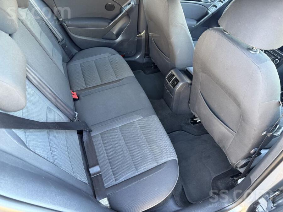Pelēks Volkswagen Golf 2011 Rēzekne, ar dzinēja tilpumu 1.60 L un nobraukumu 0 tūkst. km par 4450 €, foto 17 vietnē AUTOMOTO.COM.LV