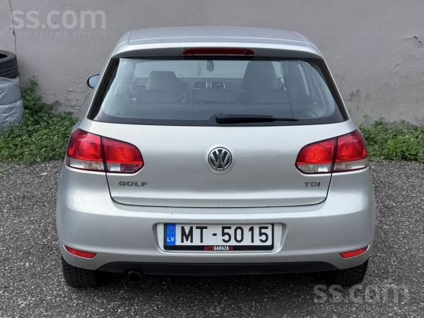 Pelēks Volkswagen Golf 2011 Rīga, ar dzinēja tilpumu 1.60 L un nobraukumu 221 tūkst. km par 2490 €, foto 4 vietnē AUTOMOTO.COM.LV