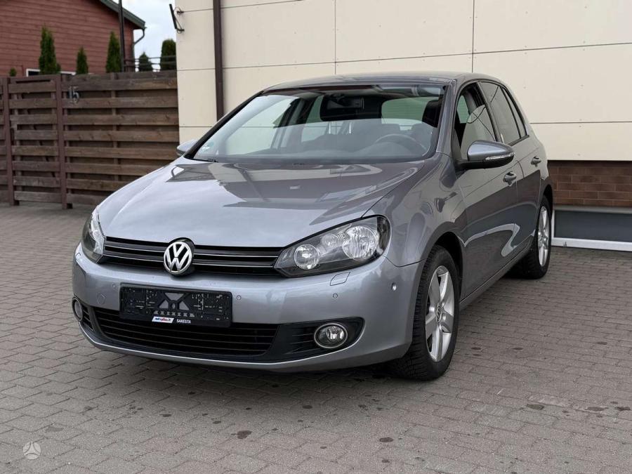 Pelēks Volkswagen Golf 2011 Kretinga, ar dzinēja tilpumu 1.20 L un nobraukumu 237 tūkst. km par 4200 €, foto 1 vietnē AUTOMOTO.COM.LV