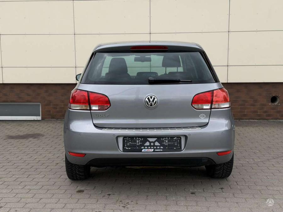Pelēks Volkswagen Golf 2011 Kretinga, ar dzinēja tilpumu 1.20 L un nobraukumu 237 tūkst. km par 4200 €, foto 7 vietnē AUTOMOTO.COM.LV
