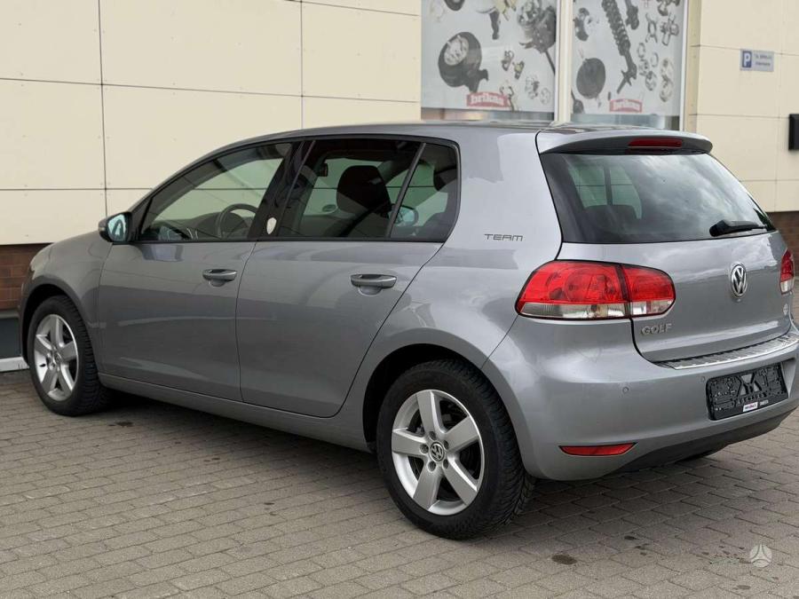 Pelēks Volkswagen Golf 2011 Kretinga, ar dzinēja tilpumu 1.20 L un nobraukumu 237 tūkst. km par 4200 €, foto 8 vietnē AUTOMOTO.COM.LV