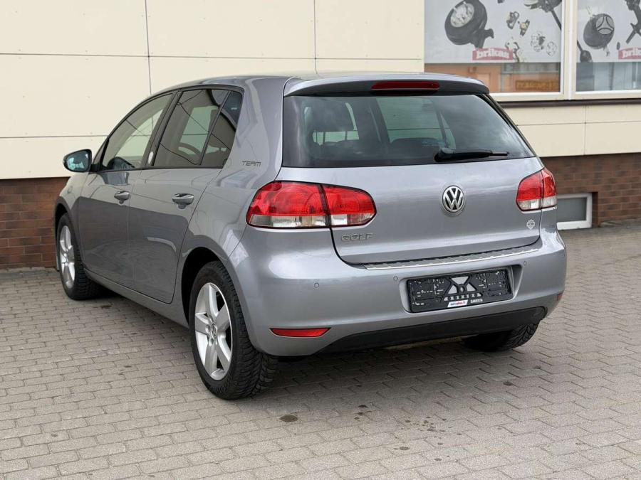Pelēks Volkswagen Golf 2011 Kretinga, ar dzinēja tilpumu 1.20 L un nobraukumu 237 tūkst. km par 4200 €, foto 9 vietnē AUTOMOTO.COM.LV