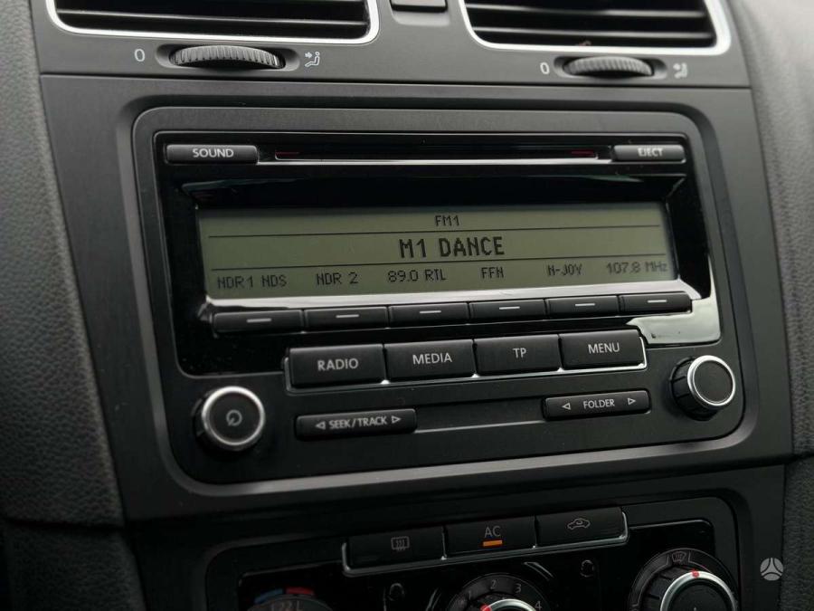 Pelēks Volkswagen Golf 2011 Kretinga, ar dzinēja tilpumu 1.20 L un nobraukumu 237 tūkst. km par 4200 €, foto 13 vietnē AUTOMOTO.COM.LV