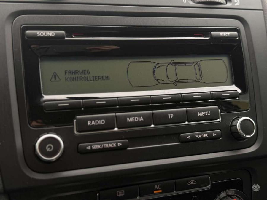 Pelēks Volkswagen Golf 2011 Kretinga, ar dzinēja tilpumu 1.20 L un nobraukumu 237 tūkst. km par 4200 €, foto 19 vietnē AUTOMOTO.COM.LV