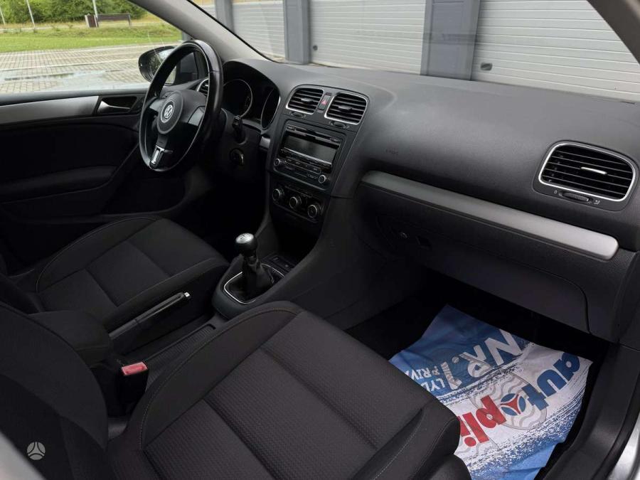 Pelēks Volkswagen Golf 2011 Kretinga, ar dzinēja tilpumu 1.20 L un nobraukumu 237 tūkst. km par 4200 €, foto 20 vietnē AUTOMOTO.COM.LV