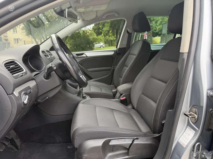 Pelēks Volkswagen Golf 2011 Kretinga, ar dzinēja tilpumu 1.20 L un nobraukumu 237 tūkst. km par 4200 €, foto 21 vietnē AUTOMOTO.COM.LV