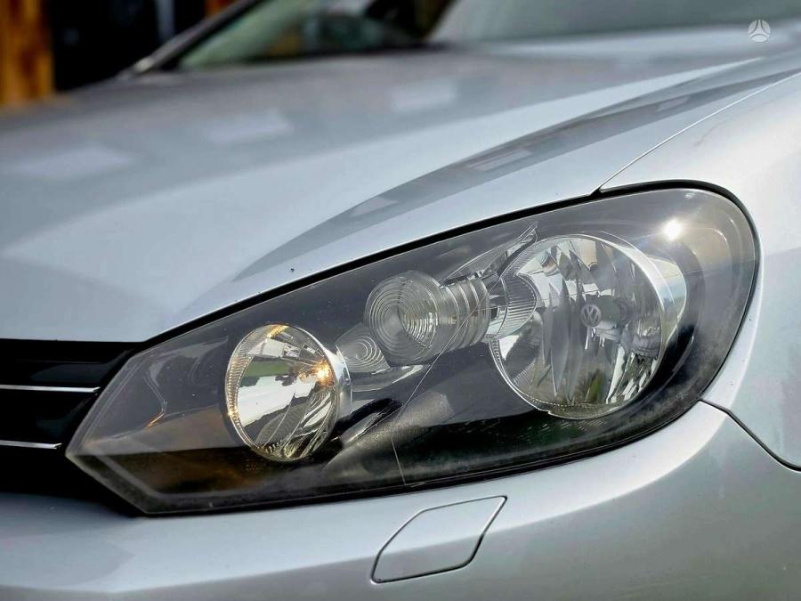 Pelēks Volkswagen Golf 2011 Tauragė, ar dzinēja tilpumu 1.60 L un nobraukumu 275 tūkst. km par 4300 €, foto 12 vietnē AUTOMOTO.COM.LV