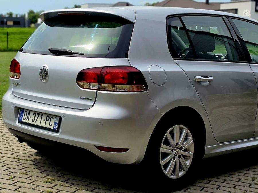 Pelēks Volkswagen Golf 2011 Tauragė, ar dzinēja tilpumu 1.60 L un nobraukumu 275 tūkst. km par 4300 €, foto 14 vietnē AUTOMOTO.COM.LV