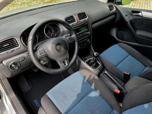 Pelēks Volkswagen Golf 2011 Tauragė, ar dzinēja tilpumu 1.60 L un nobraukumu 275 tūkst. km par 4300 €, foto 18 vietnē AUTOMOTO.COM.LV