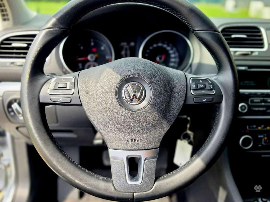 Pelēks Volkswagen Golf 2011 Tauragė, ar dzinēja tilpumu 1.60 L un nobraukumu 275 tūkst. km par 4300 €, foto 19 vietnē AUTOMOTO.COM.LV