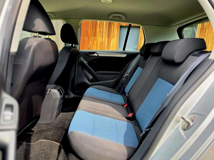 Pelēks Volkswagen Golf 2011 Tauragė, ar dzinēja tilpumu 1.60 L un nobraukumu 275 tūkst. km par 4300 €, foto 30 vietnē AUTOMOTO.COM.LV