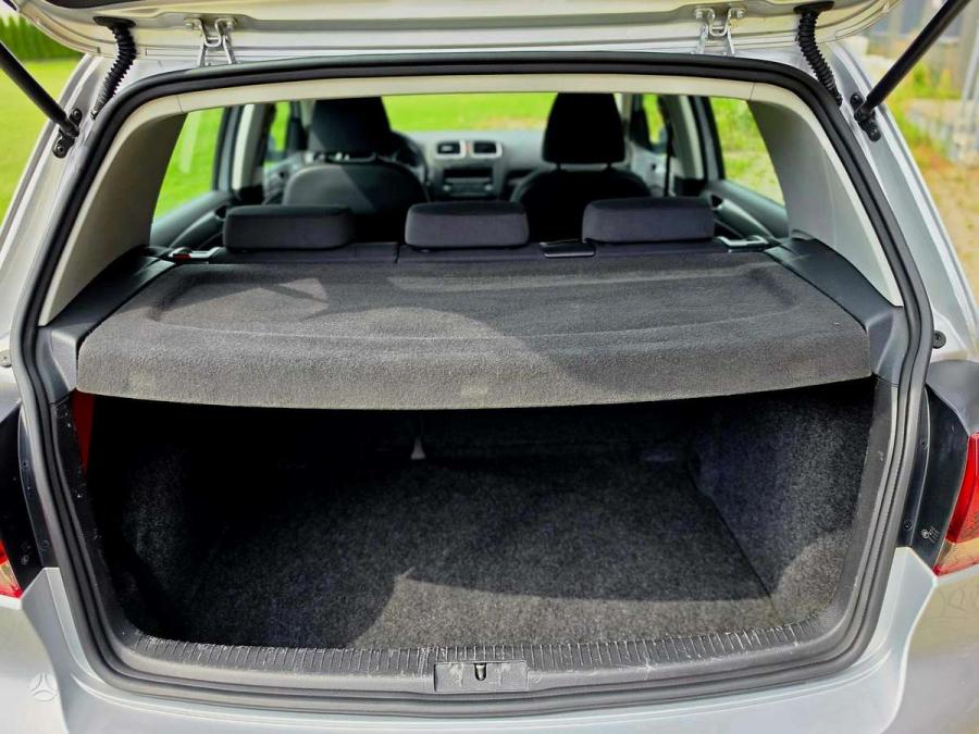Pelēks Volkswagen Golf 2011 Tauragė, ar dzinēja tilpumu 1.60 L un nobraukumu 275 tūkst. km par 4300 €, foto 31 vietnē AUTOMOTO.COM.LV