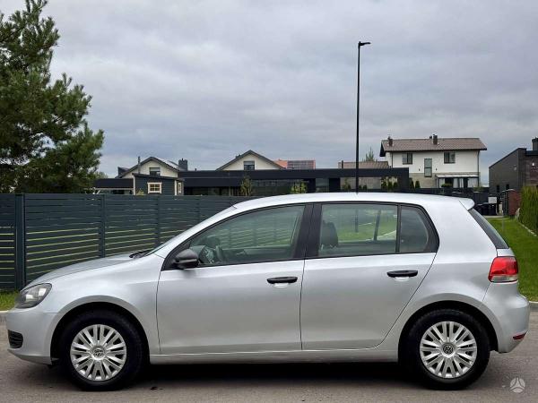 Grey Volkswagen Golf 2011 in Vilnius, with an engine capacity of 1.60 L and mileage of 330 thousand km for 3200 €, photo 6 on AUTOMOTO.COM.LV