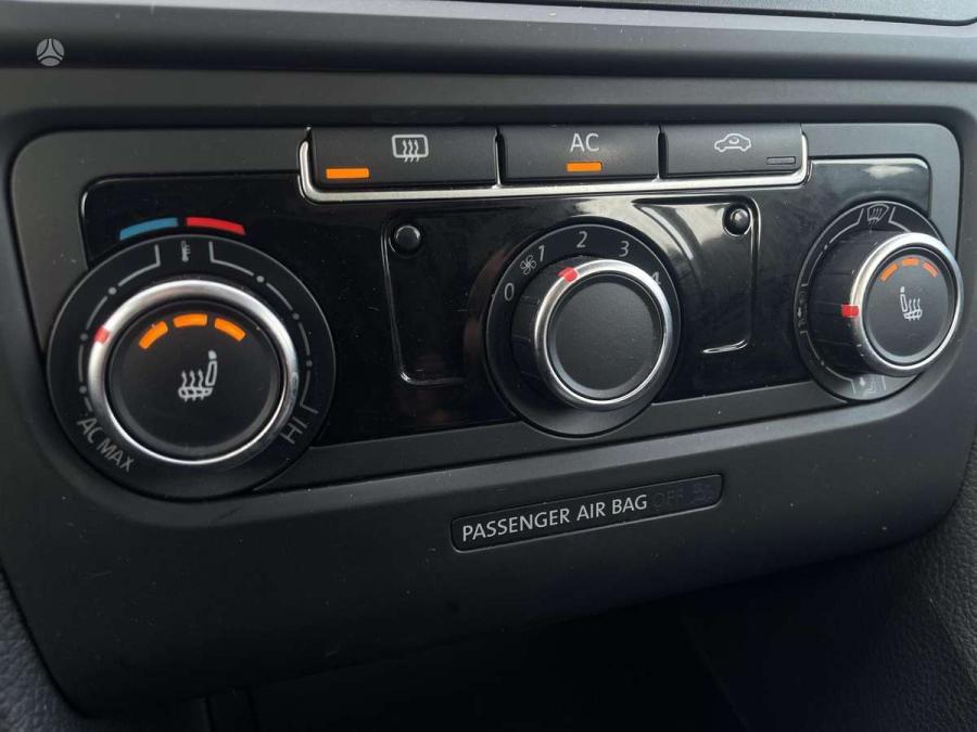 Grey Volkswagen Golf 2011 in Kaunas, with an engine capacity of 1.20 L and mileage of 252 thousand km for 4999 €, photo 17 on AUTOMOTO.COM.LV