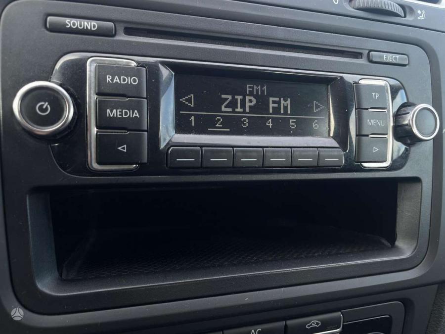 Grey Volkswagen Golf 2011 in Kaunas, with an engine capacity of 1.20 L and mileage of 252 thousand km for 4999 €, photo 18 on AUTOMOTO.COM.LV