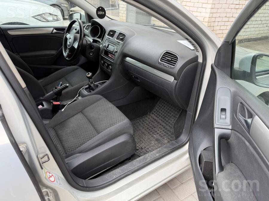 Pelēks Volkswagen Golf 2011 Valmiera, ar dzinēja tilpumu 1.60 L un nobraukumu 249 tūkst. km par 3500 €, foto 6 vietnē AUTOMOTO.COM.LV