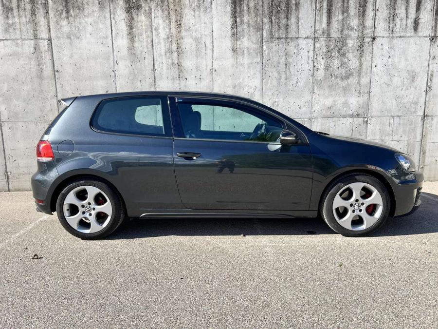 Grey Volkswagen Golf 2011 in Vilnius, with an engine capacity of 1.98 L and mileage of 234 thousand km for 5999 €, photo 8 on AUTOMOTO.COM.LV