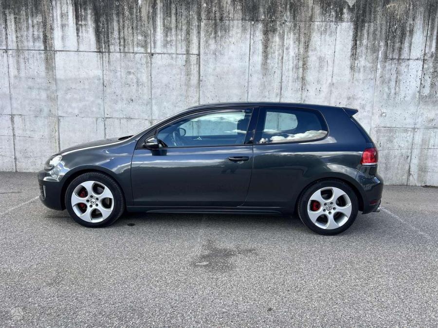 Grey Volkswagen Golf 2011 in Vilnius, with an engine capacity of 1.98 L and mileage of 234 thousand km for 5999 €, photo 9 on AUTOMOTO.COM.LV