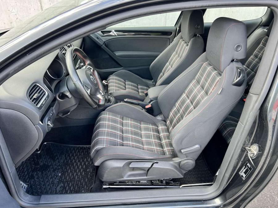 Grey Volkswagen Golf 2011 in Vilnius, with an engine capacity of 1.98 L and mileage of 234 thousand km for 5999 €, photo 15 on AUTOMOTO.COM.LV