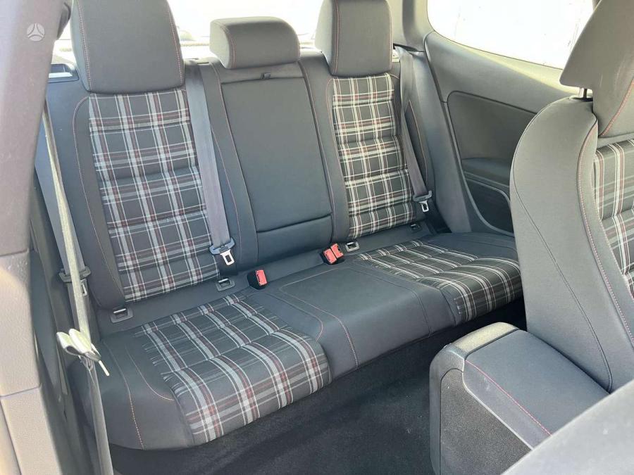 Grey Volkswagen Golf 2011 in Vilnius, with an engine capacity of 1.98 L and mileage of 234 thousand km for 5999 €, photo 22 on AUTOMOTO.COM.LV
