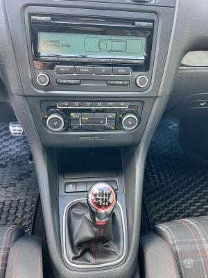 Grey Volkswagen Golf 2011 in Vilnius, with an engine capacity of 1.98 L and mileage of 234 thousand km for 5999 €, photo 23 on AUTOMOTO.COM.LV