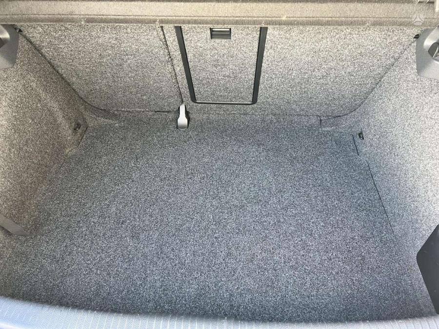 Grey Volkswagen Golf 2011 in Vilnius, with an engine capacity of 1.98 L and mileage of 234 thousand km for 5999 €, photo 28 on AUTOMOTO.COM.LV