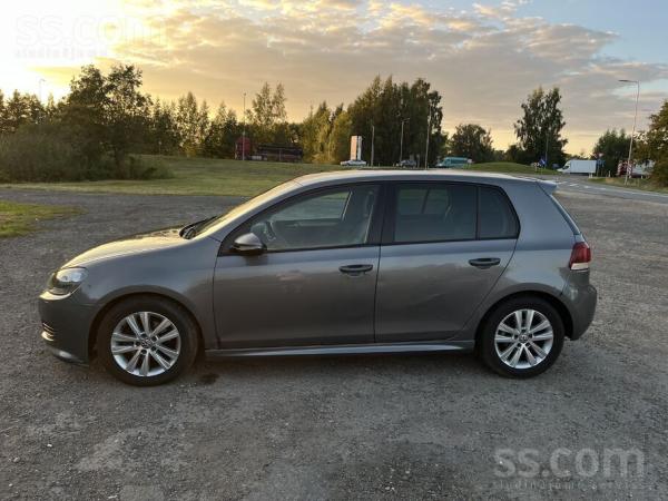 Pelēks Volkswagen Golf 2011 Jelgava, ar dzinēja tilpumu 1.60 L un nobraukumu 370 tūkst. km par 2500 €, foto 5 vietnē AUTOMOTO.COM.LV