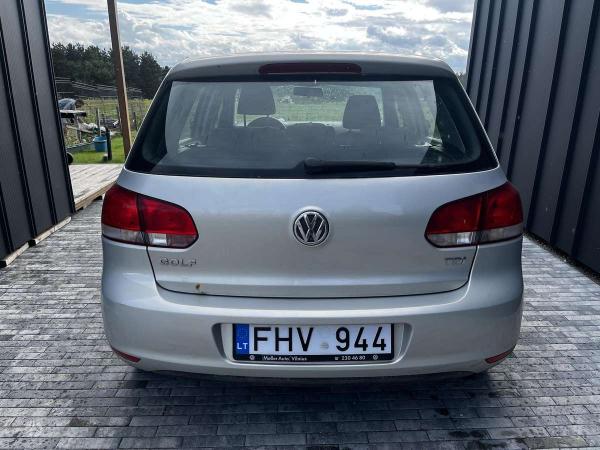 Grey Volkswagen Golf 2011 in Vilnius, with an engine capacity of 1.60 L and mileage of 237 thousand km for 2700 €, photo 5 on AUTOMOTO.COM.LV