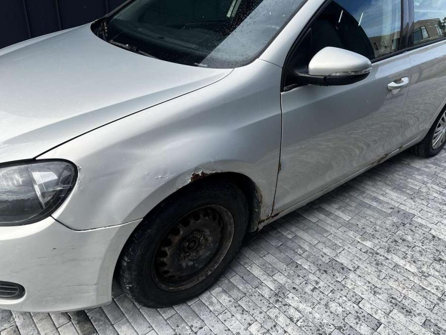 Grey Volkswagen Golf 2011 in Vilnius, with an engine capacity of 1.60 L and mileage of 237 thousand km for 2700 €, photo 9 on AUTOMOTO.COM.LV