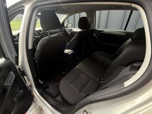Grey Volkswagen Golf 2011 in Vilnius, with an engine capacity of 1.60 L and mileage of 237 thousand km for 2700 €, photo 11 on AUTOMOTO.COM.LV