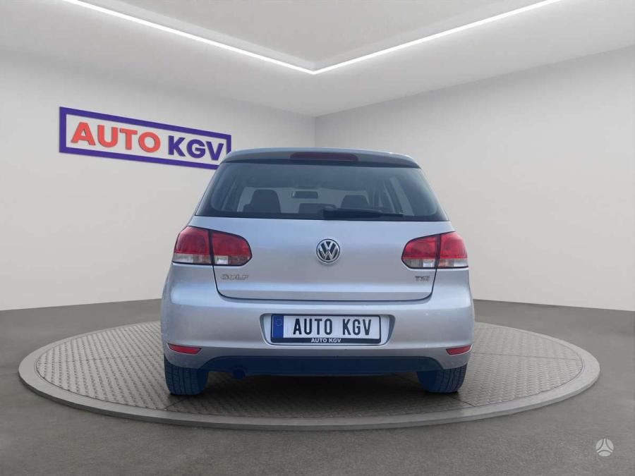 Pelēks Volkswagen Golf 2011 Kauņa, ar dzinēja tilpumu 1.20 L un nobraukumu 252 tūkst. km par 4999 €, foto 5 vietnē AUTOMOTO.COM.LV