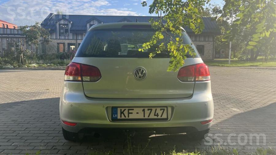 Grey Volkswagen Golf 2011 in Ogre, with an engine capacity of 1.60 L and mileage of 255 thousand km for 1300 €, photo 6 on AUTOMOTO.COM.LV