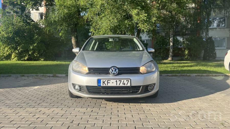 Grey Volkswagen Golf 2011 in Ogre, with an engine capacity of 1.60 L and mileage of 255 thousand km for 1300 €, photo 8 on AUTOMOTO.COM.LV