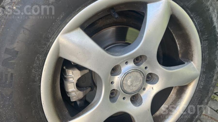Grey Volkswagen Golf 2011 in Ogre, with an engine capacity of 1.60 L and mileage of 255 thousand km for 1300 €, photo 17 on AUTOMOTO.COM.LV