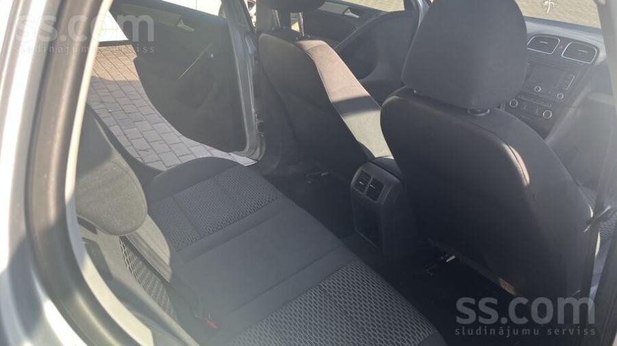 Grey Volkswagen Golf 2011 in Ogre, with an engine capacity of 1.60 L and mileage of 255 thousand km for 1300 €, photo 21 on AUTOMOTO.COM.LV