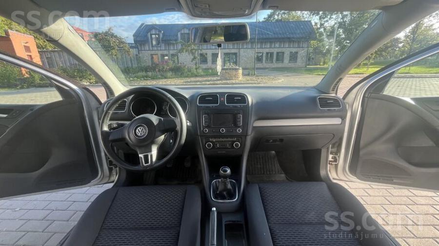 Grey Volkswagen Golf 2011 in Ogre, with an engine capacity of 1.60 L and mileage of 255 thousand km for 1300 €, photo 22 on AUTOMOTO.COM.LV