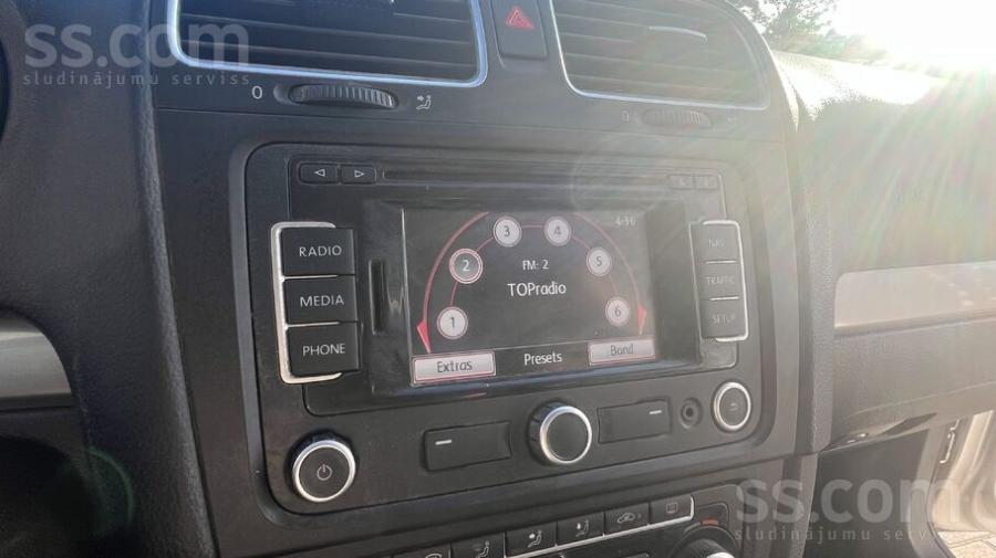 Grey Volkswagen Golf 2011 in Ogre, with an engine capacity of 1.60 L and mileage of 255 thousand km for 1300 €, photo 31 on AUTOMOTO.COM.LV
