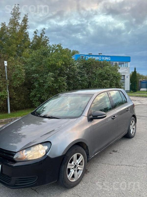 Pelēks Volkswagen Golf 2011 Rīga, ar dzinēja tilpumu 1.60 L un nobraukumu 0 tūkst. km par 1500 €, foto 1 vietnē AUTOMOTO.COM.LV