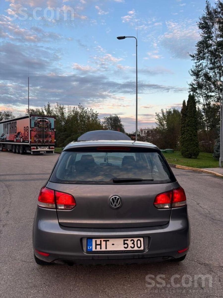 Pelēks Volkswagen Golf 2011 Rīga, ar dzinēja tilpumu 1.60 L un nobraukumu 0 tūkst. km par 1500 €, foto 3 vietnē AUTOMOTO.COM.LV