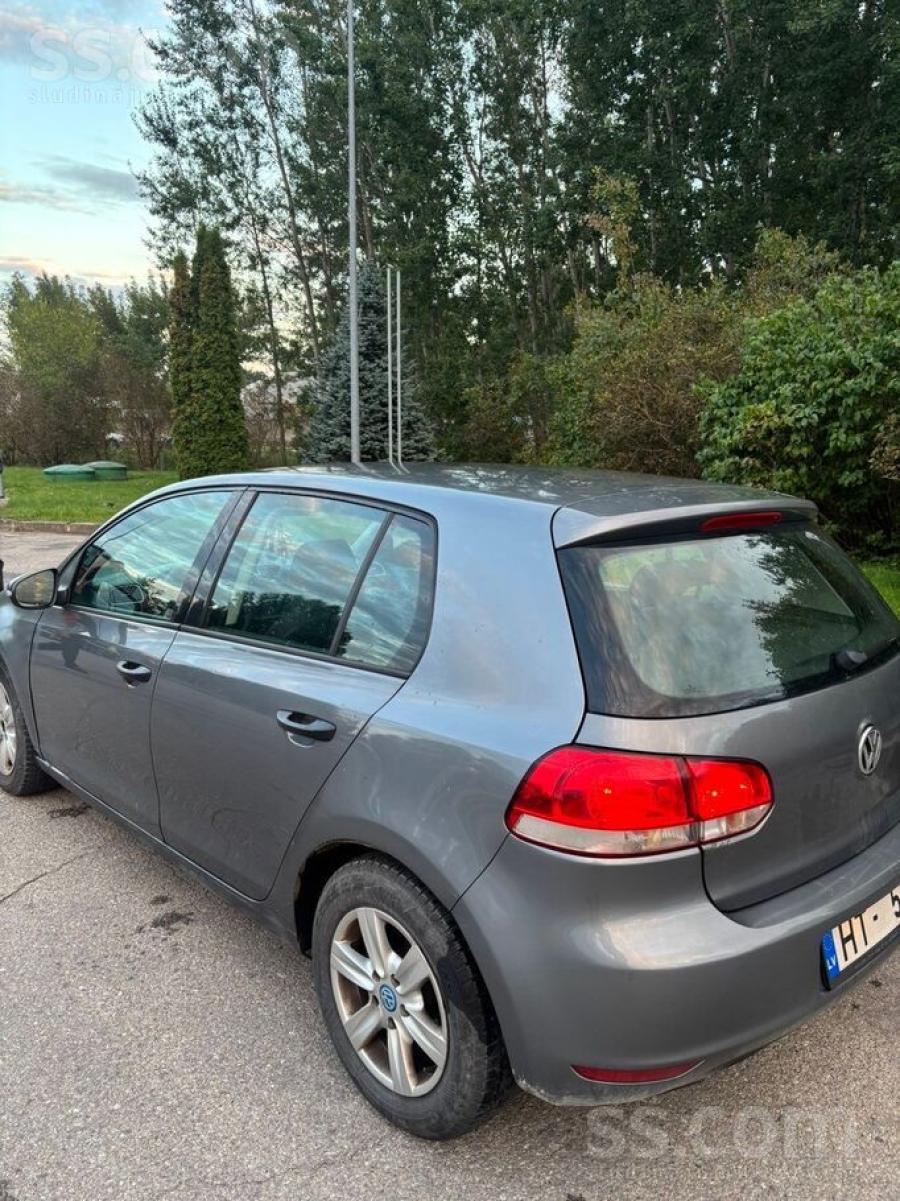 Pelēks Volkswagen Golf 2011 Rīga, ar dzinēja tilpumu 1.60 L un nobraukumu 0 tūkst. km par 1500 €, foto 4 vietnē AUTOMOTO.COM.LV