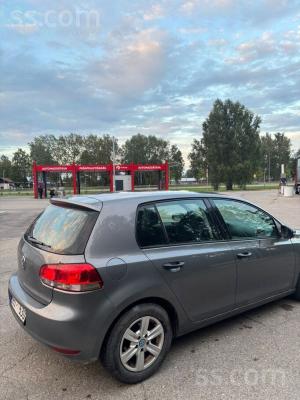 Pelēks Volkswagen Golf 2011 Rīga, ar dzinēja tilpumu 1.60 L un nobraukumu 0 tūkst. km par 1500 €, foto 6 vietnē AUTOMOTO.COM.LV