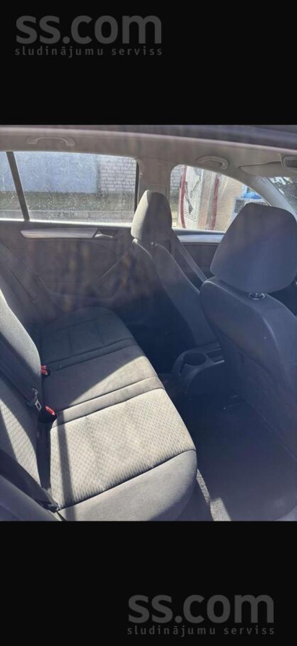 Pelēks Volkswagen Golf 2011 Rīga, ar dzinēja tilpumu 1.60 L un nobraukumu 0 tūkst. km par 1500 €, foto 9 vietnē AUTOMOTO.COM.LV